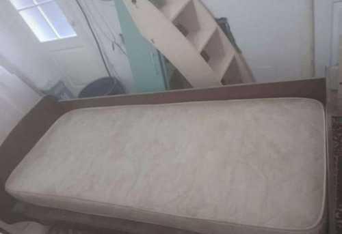 Кровать и детская стенка