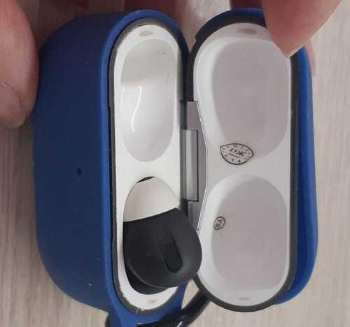 Беспроводные наушники apple airpods,один