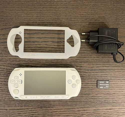 Игровая портативная приставка Sony PSP Прошитая