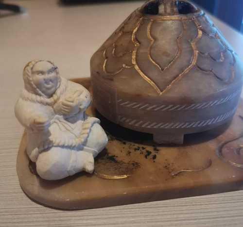 Статуэтки из натурального камня агальматолит