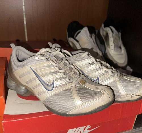 Кроссовки оригинальные 38 Nike Shox