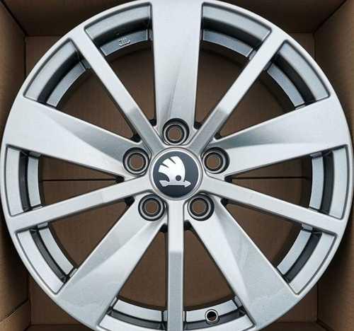 Skoda Rapid, VW Polo R15 новые