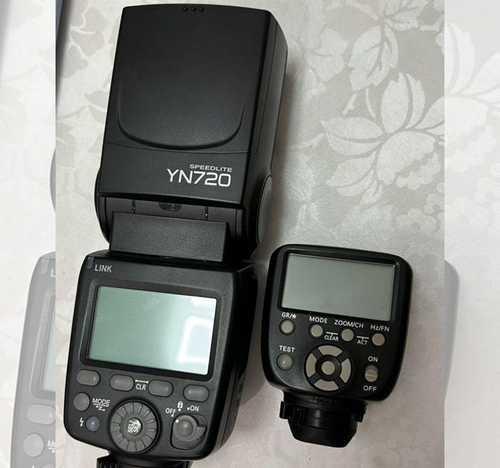 Вспышка yongnuo speedlite 720