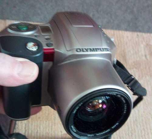 Зеркальная плёночная камера Olympus is-200