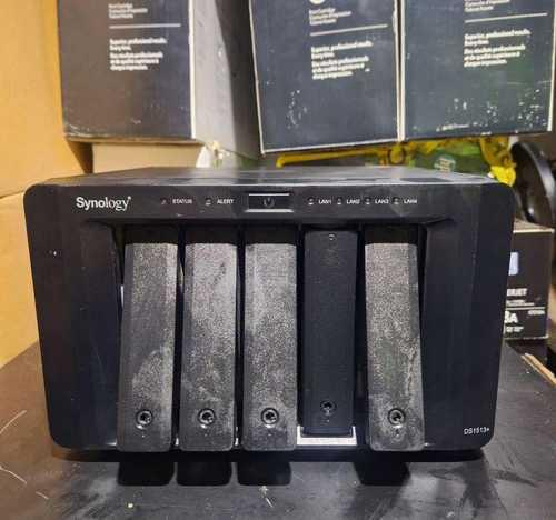 Сетевое хранилище Synology DS1513 