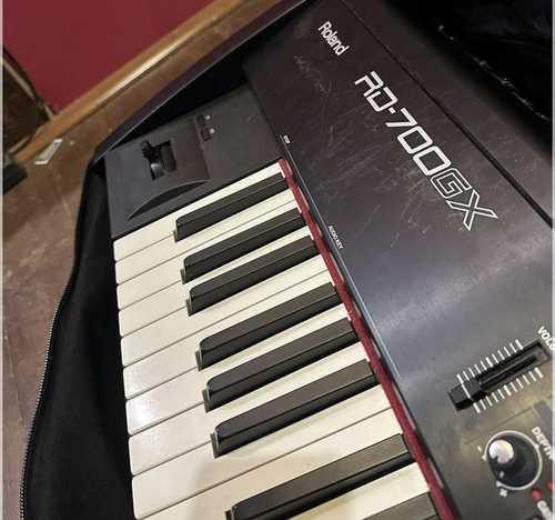 Синтезатор пианино Roland rd700