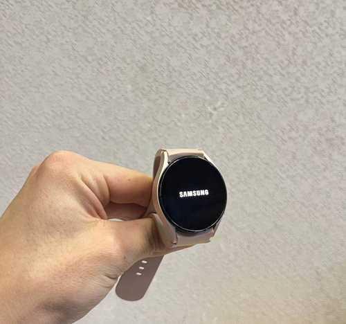 Умные часы Samsung Galaxy Watch 4