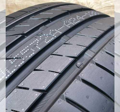 Westlake ZuperAce Z-007 235/45 R18 99W