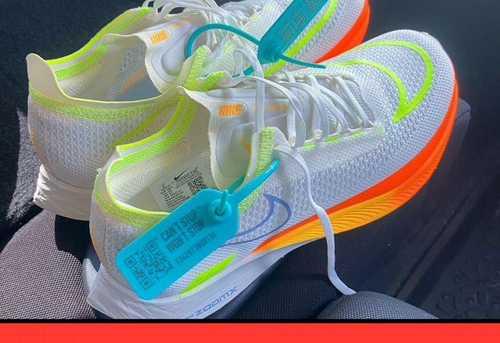 Кроссовки Nike беговые оригинальные Poizon 37