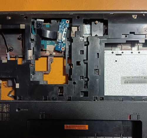 Поддон и топкейс ноутбука Lenovo N580