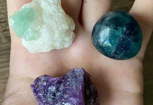 Флюорит полихромный минерал камень