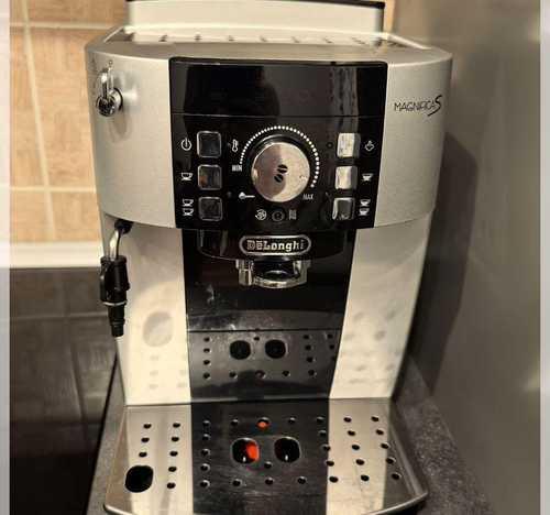 Кофемашина Delonghi Magnifica S eсam21.117 SB