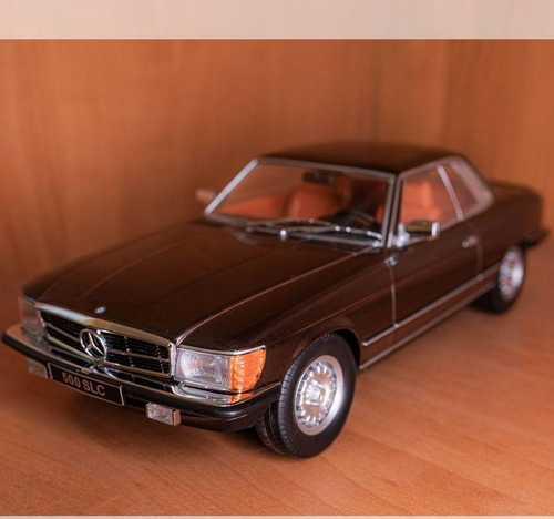 Mercedes-Benz SLC 500 1981 1:18