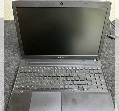 Ноутбук Fujitsu lifebook AH544