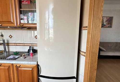 Холодильник Vestfrost BKF 420