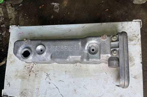 Клапанная крышка Mitsubishi canter 4D33