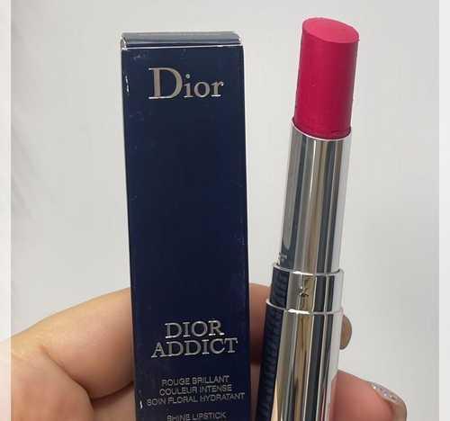Помада Dior addict rouge brilliant тон 877