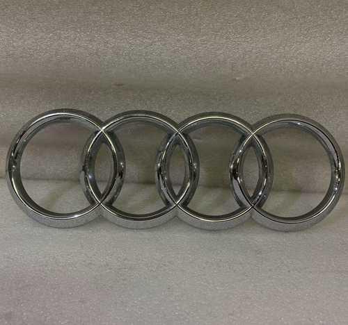 Эмблема Audi Q3