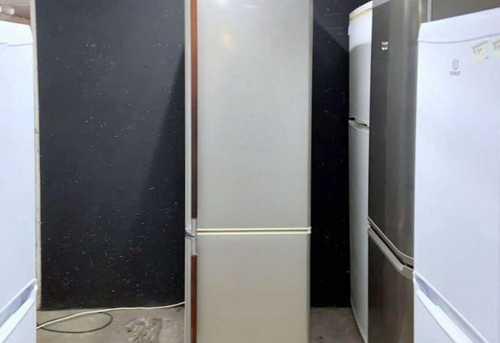 Холодильник бу серый двухкомпрессорный Electrolux