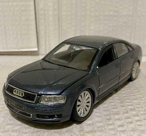 Модель Audi A8 D3 1:26 Maisto