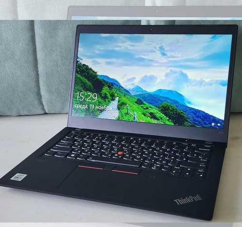 ThinkPad X13: мощный и стильный с 13.3"IPS-экраном