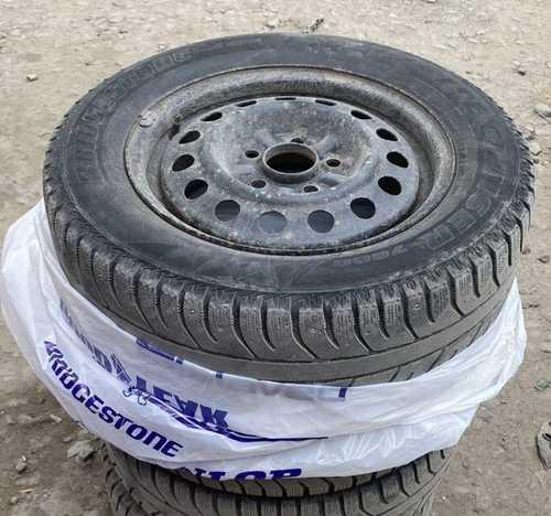 Зимние шины 195 65 r15 бу в сборе