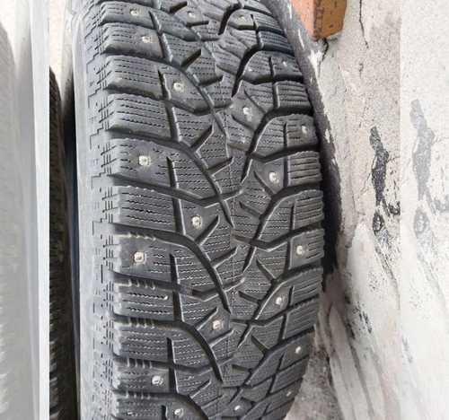 Bridgestone Blizzak Spike-02 185/65 R15