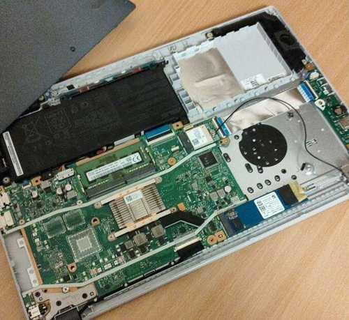 Ноутбук asus D509D сломан кулер
