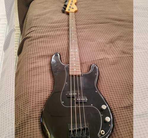 Бас-гитара Fender American Standard Precision Bass