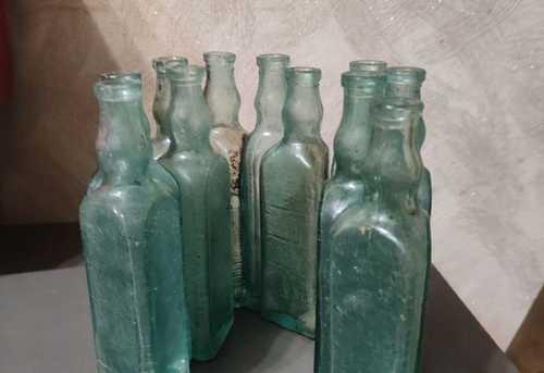 Бутылки старинные треугольной формы