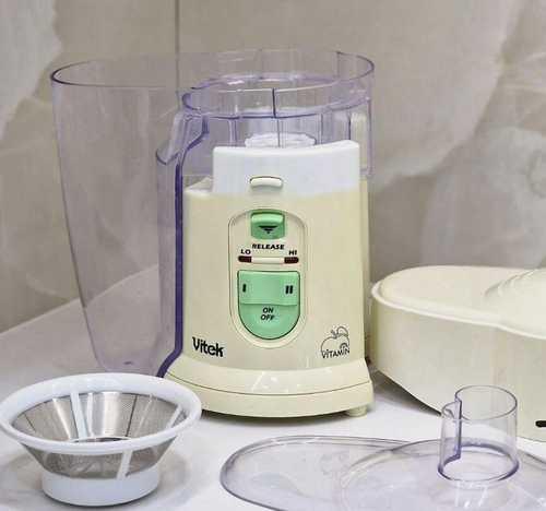 Соковыжималка Vitek VT-1600W Juice Extractor