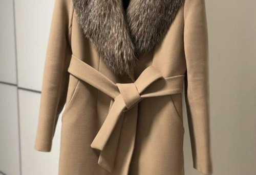 Пальто женское зимнее с мехом 44