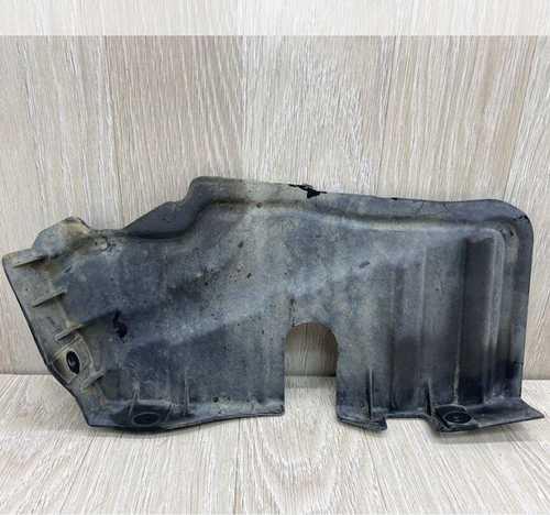 Пыльник двигателя правый Kia Ceed ED