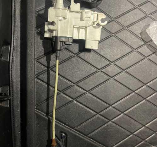 Доводчик двери bmw g11 правый
