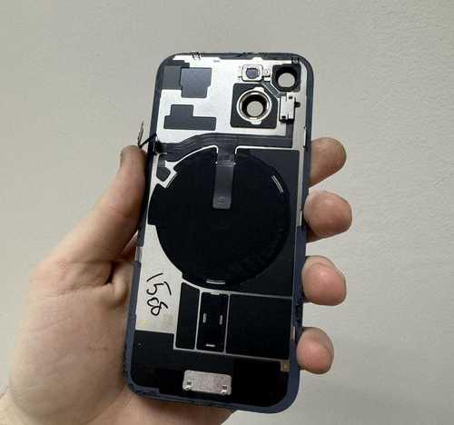 Задняя крышка iPhone 15