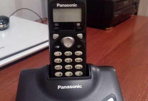 Телефон Panasonic радиотелефон (трубка и база) бп