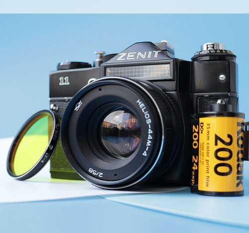 Фотоаппарат Zenit 11 с цветной пленкой