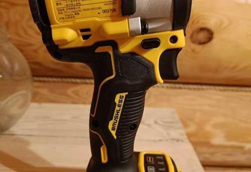 Гайковерт dewalt DCF922B atomic