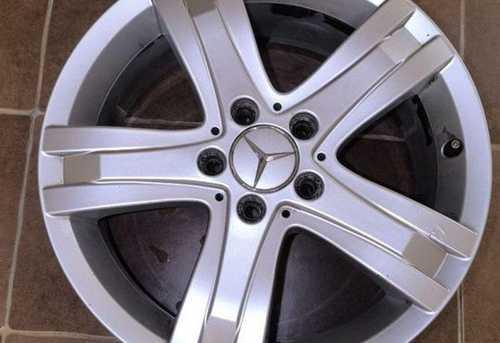 Оригинальные колесные диски r17 на Mercedes