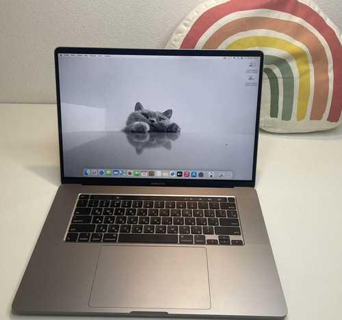 Идеальный macbook pro 16 2019 32Gb Ram 8gb видео