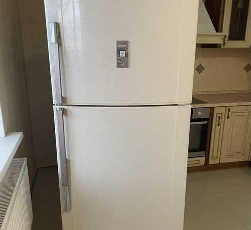 Холодильник Sharp SJ-692