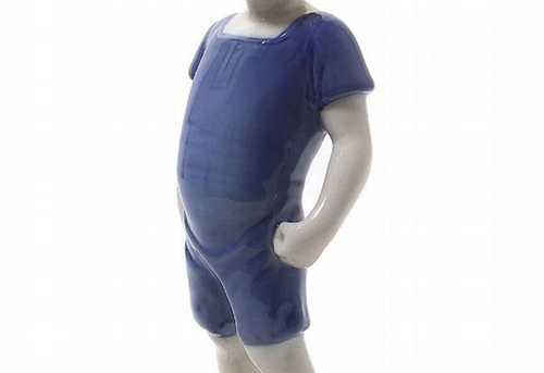 Фарфоровая фигура Мальчик в шортах Bing & Grondahl