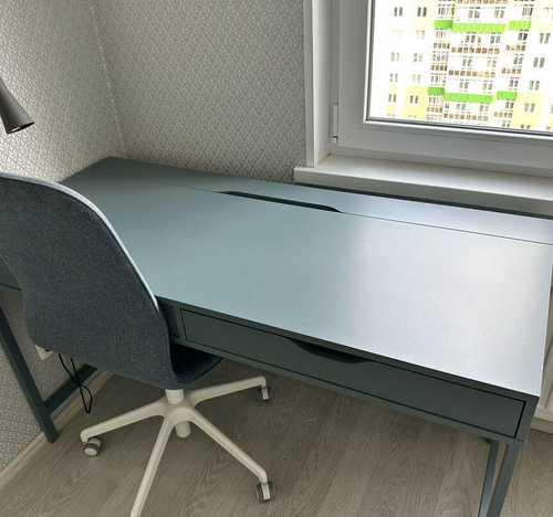 Письменный стол IKEA Alex