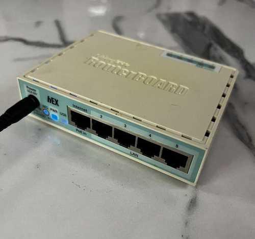 Mikrotik hEX RB750Gr3