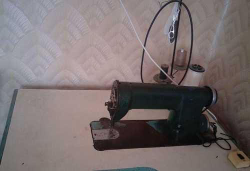 Промышленная швейная машина СССР