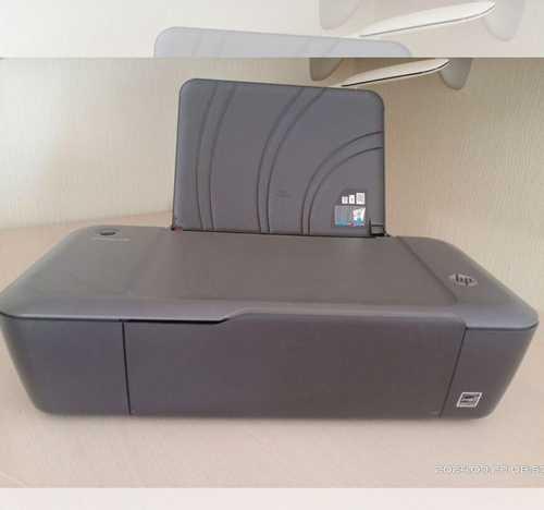 Цветной струйный принтер HP deskjet 1000