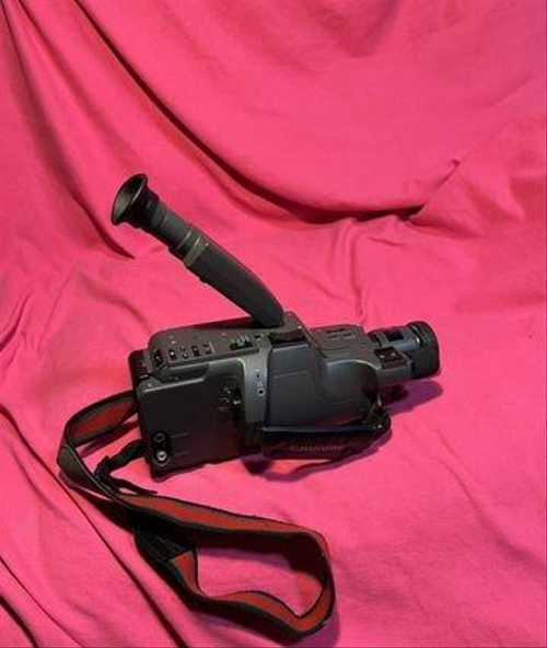 Видеокамера Grundig VS8100 винтаж 90-е годы