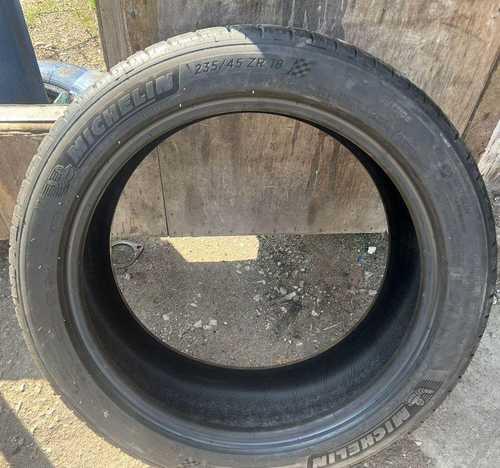 Michelin Pilot Sport 4 235/45 R18