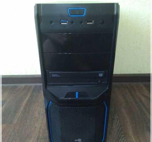 Корпус Miditower ATX AeroCool (3 кулера   DVDroom)