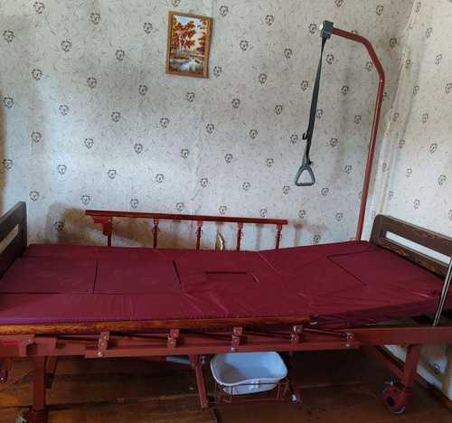 Медицинская кровать с туалетом для лежачих больных